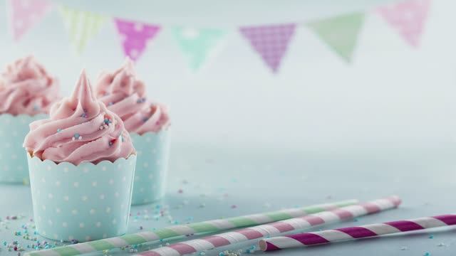 С Днем Рождения, Мария! Видео поздравление, музыкальная открытка для Марии! Скачать бесплатно!