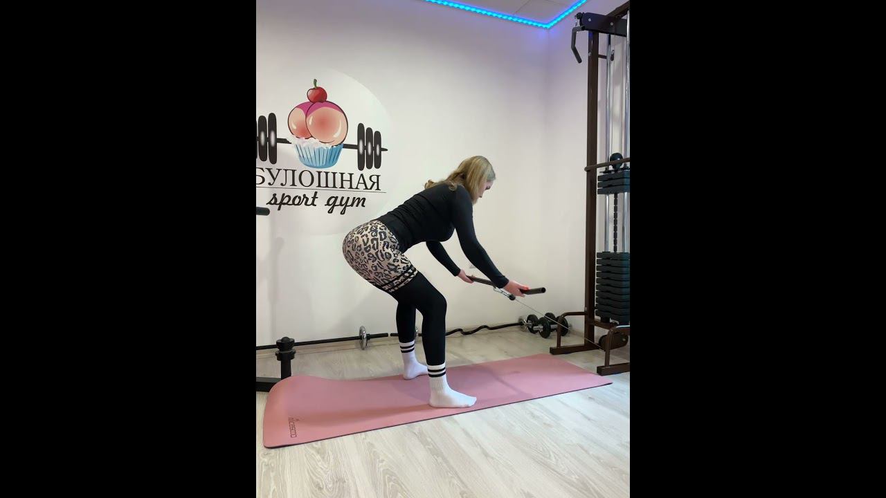 ТЯГА В НАКЛОНЕ В КРОССОВЕРЕ ШИРОКИМ ХВАТОМ НА СПИНУ