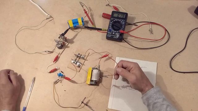 Генератор на одном транзисторе. Влияние внешней антенны