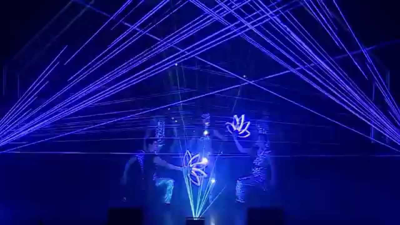 Yamakasi Laser Show 3D. Акробатическое лазерное шоу.