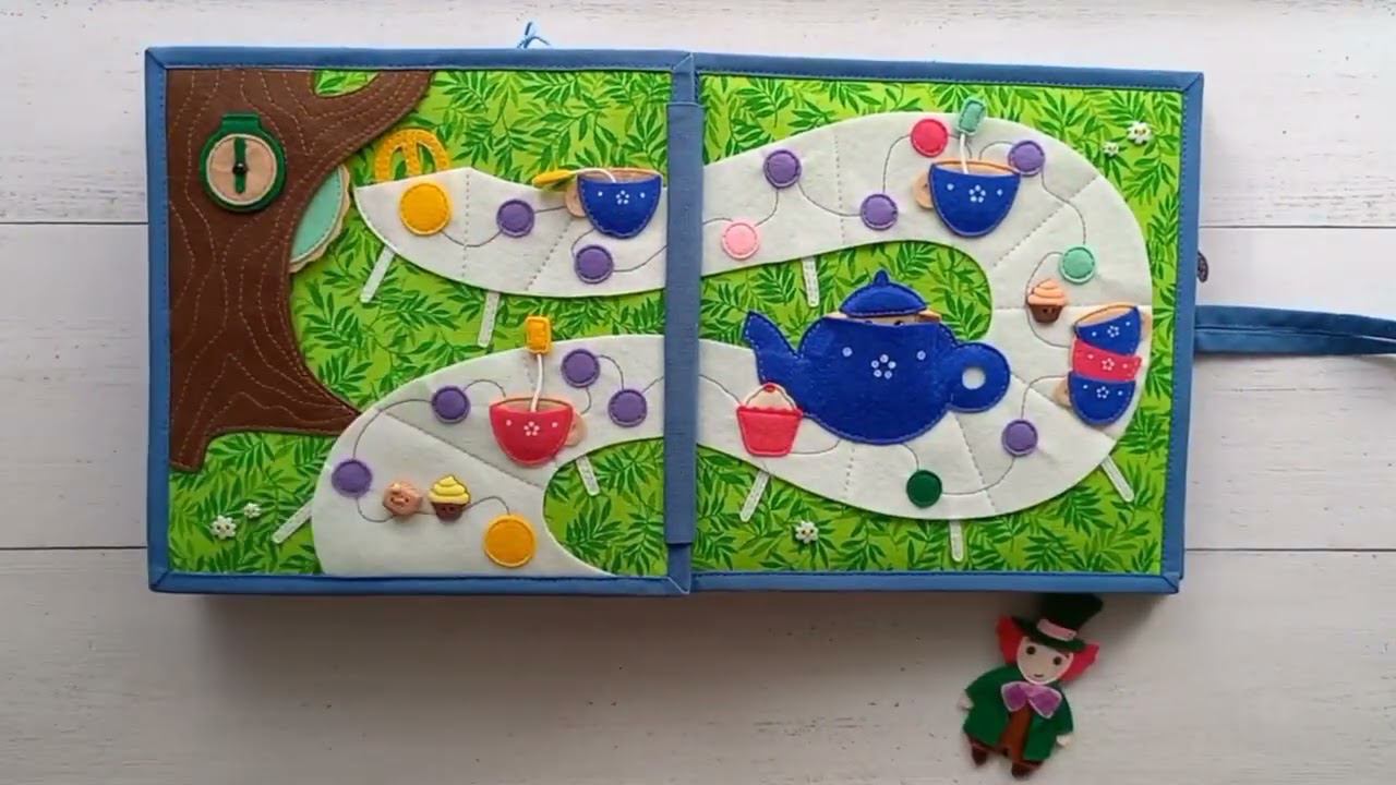 Книга Алиса в стране чудес из фетра