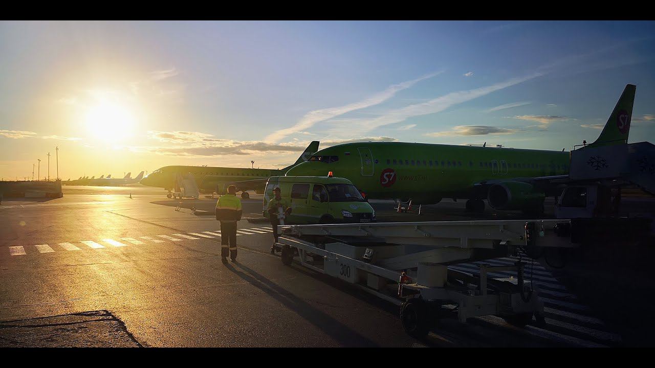 Отпуск 2022. День 1. Самолеты!