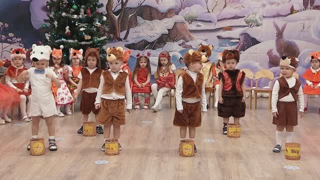 Новогодний утренник 221122203ФВ дс Фунтик FULL HD танец медвежат.mp4