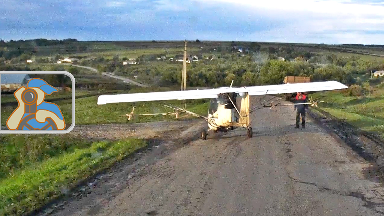 Самолёт сел на трассу