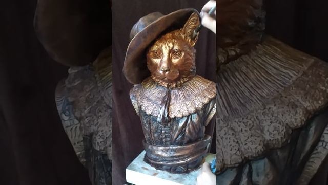 Скульптура кот в шляпе. Этапы создания скульптуры. Тонировка скульптуры.