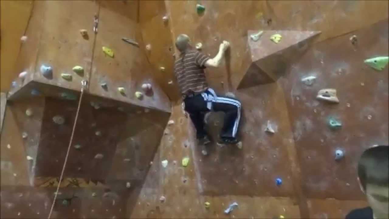 Тренировки на скалодроме