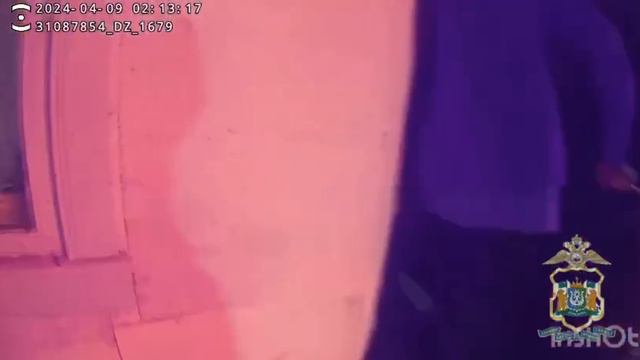 В Югорске Госавтоинспекторы помогли эвакуировать людей при пожаре в частном доме