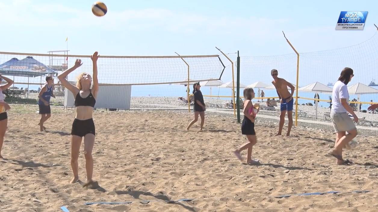 В праздничный день состоялись турниры по футболу, баскетболу, волейболу, водному поло