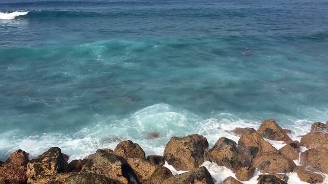 Люблю слушать шум моря.