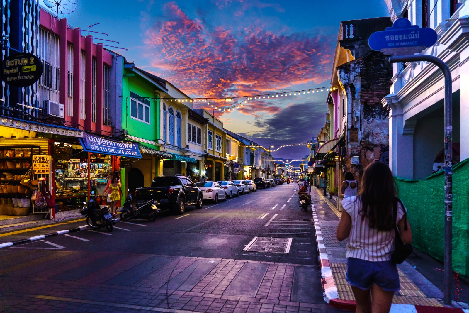Вечерняя прогулка по старому городу. Night in Phuket Town. October 2021