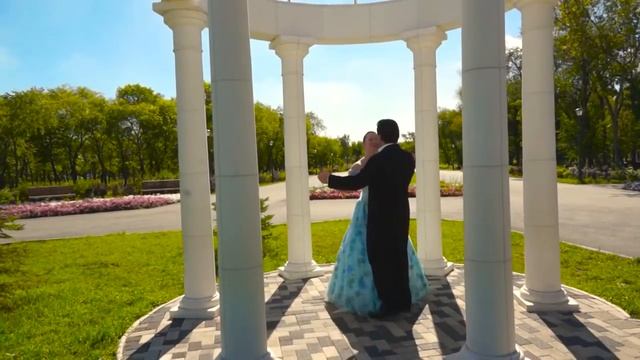 "Русский вальс" слова. Н. Добронравова, муз. А. Пахмутовой, исполняет НАТАЛЬЯ БУЛДЫШЕВА.