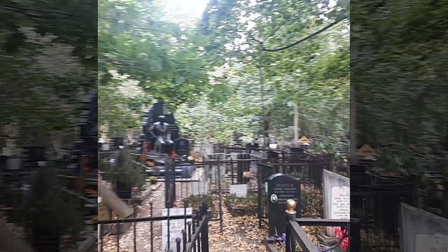 Памятник Вячеслава Иванькова (Япончик) на Ваганьковском кладбище Москвы.