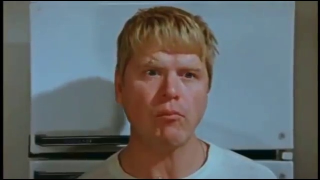 Пытка апельсинами длилась третий час. Х/ф "Спортлото-82"