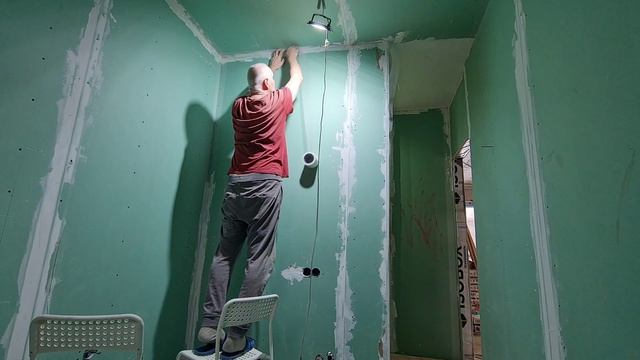 Полная гидроизоляция душевой и шпатлевка ванной комнаты за 20 минут!