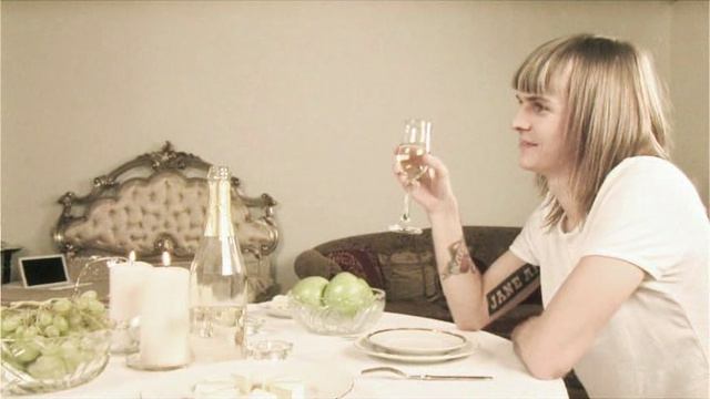 Новый год одна [Video]