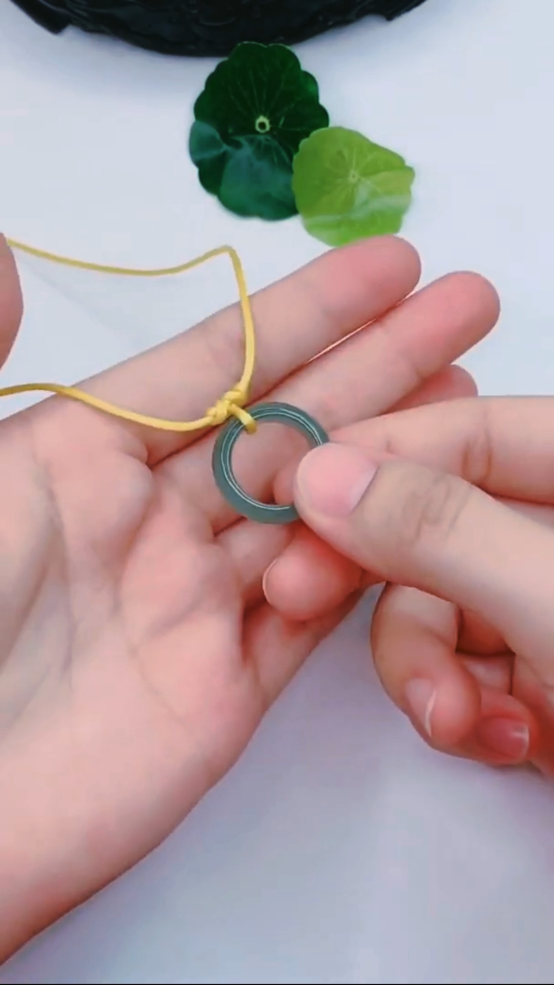 Как закрепить кольцо и сделать раздвижную застежку