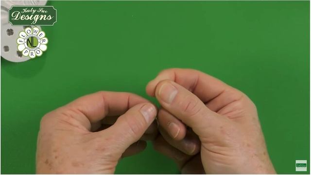 9Как приготовить незабудку и вишневый цвет  Цветы с сахарной начинкой  часть 9