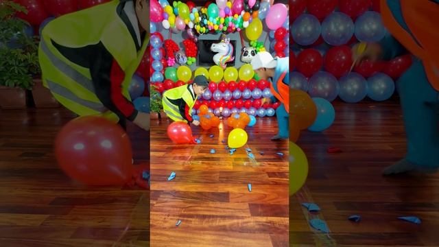 Лопаем шары #шар #дети #видеодлядетей