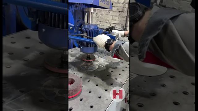 Скругление кромки, обработка заготовки после лазерной резки и матирование ее поверхности на станке S