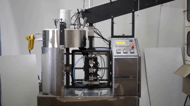 159/Производство выдува ПЭТ один оператор справляется с двумя установками экономия