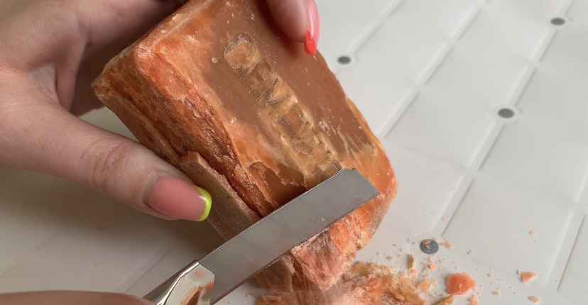 Резка мыла. Dry soap carving. Мыло СССР Семейное? #асмр #asmr #drysoap