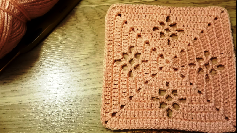 МОТИВ крючком. Вяжем однотонный Квадратный Мотив с интересным рисунком