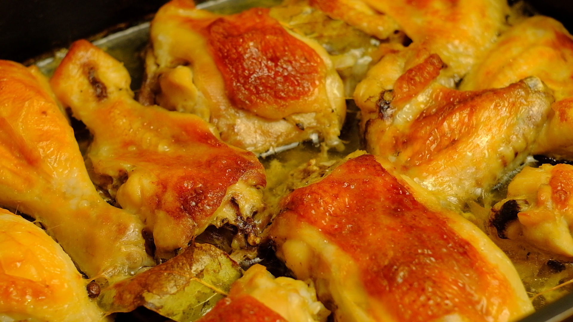 Сочная запеченная курица. Весь секрет в пиве и подсолнечном масле