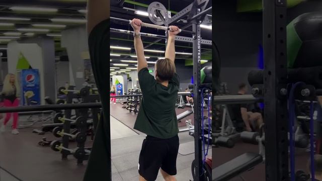 Подтягивания обратным хватом