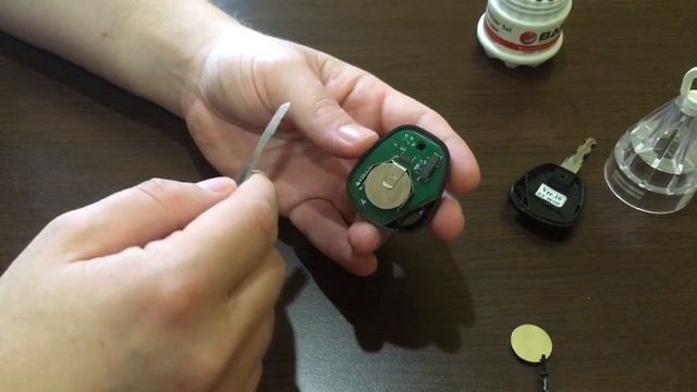 Замена батарейки в ключе. Ваз. Калина.