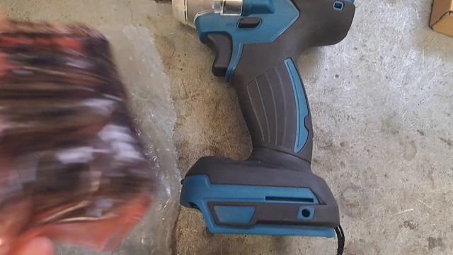 Аккумуляторный гайковерт с AliExpress