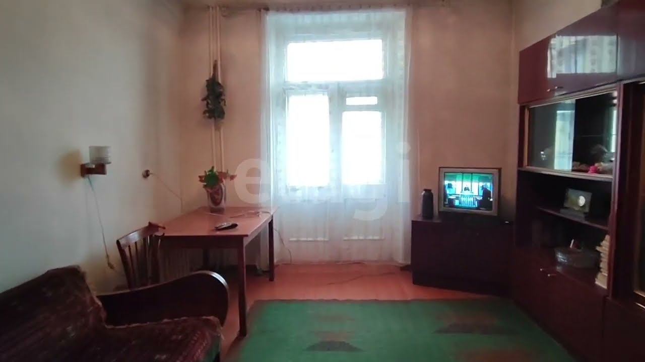 Петракова 36