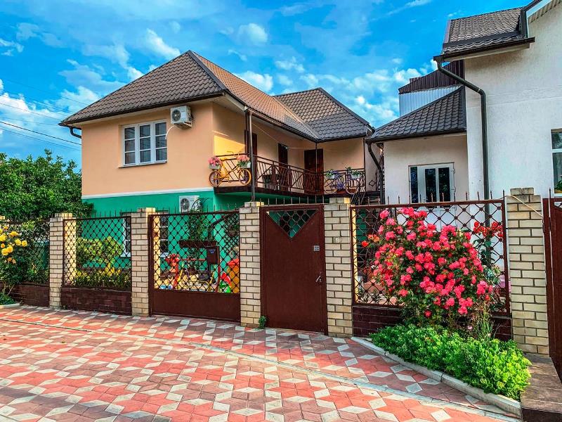 Отдых в Благовещенской частный сектор. Жилье для отдыха в Благовещенской. «Greens» ГОСТЕВОЙ ДОМ