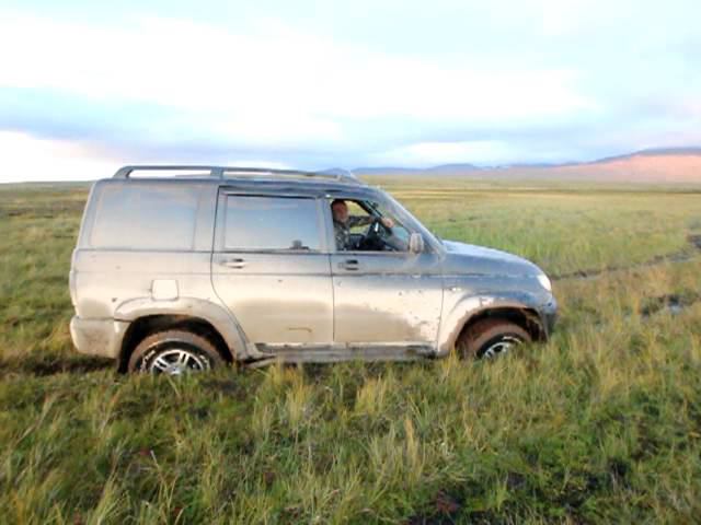 Засадили УАЗ Патриот в болото!