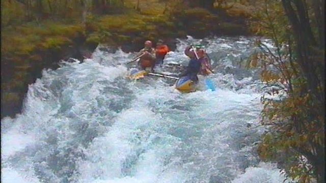 По бурной воде