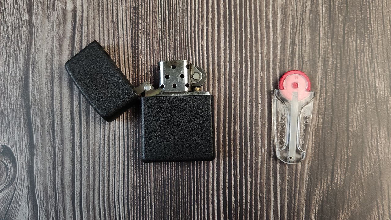 Как заменить кремень в зажигалке Zippo ?