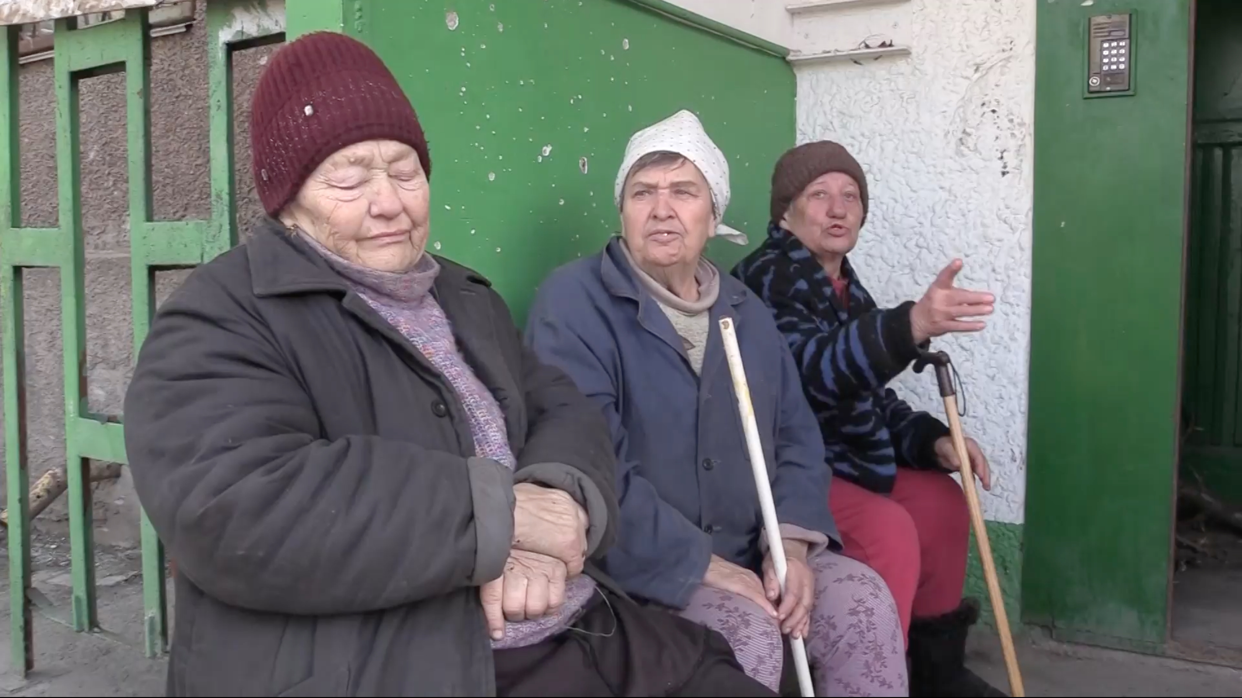 Жители Мариуполя рассказали о том, как налаживается жизнь в городе