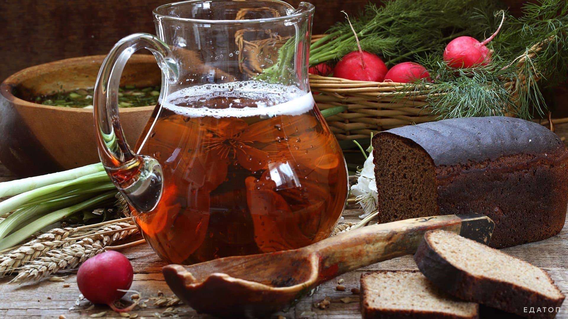 Домашнее пиво из Бородинского хлеба по рецепту "Свой среди своих" от канала Мы из Краснодара