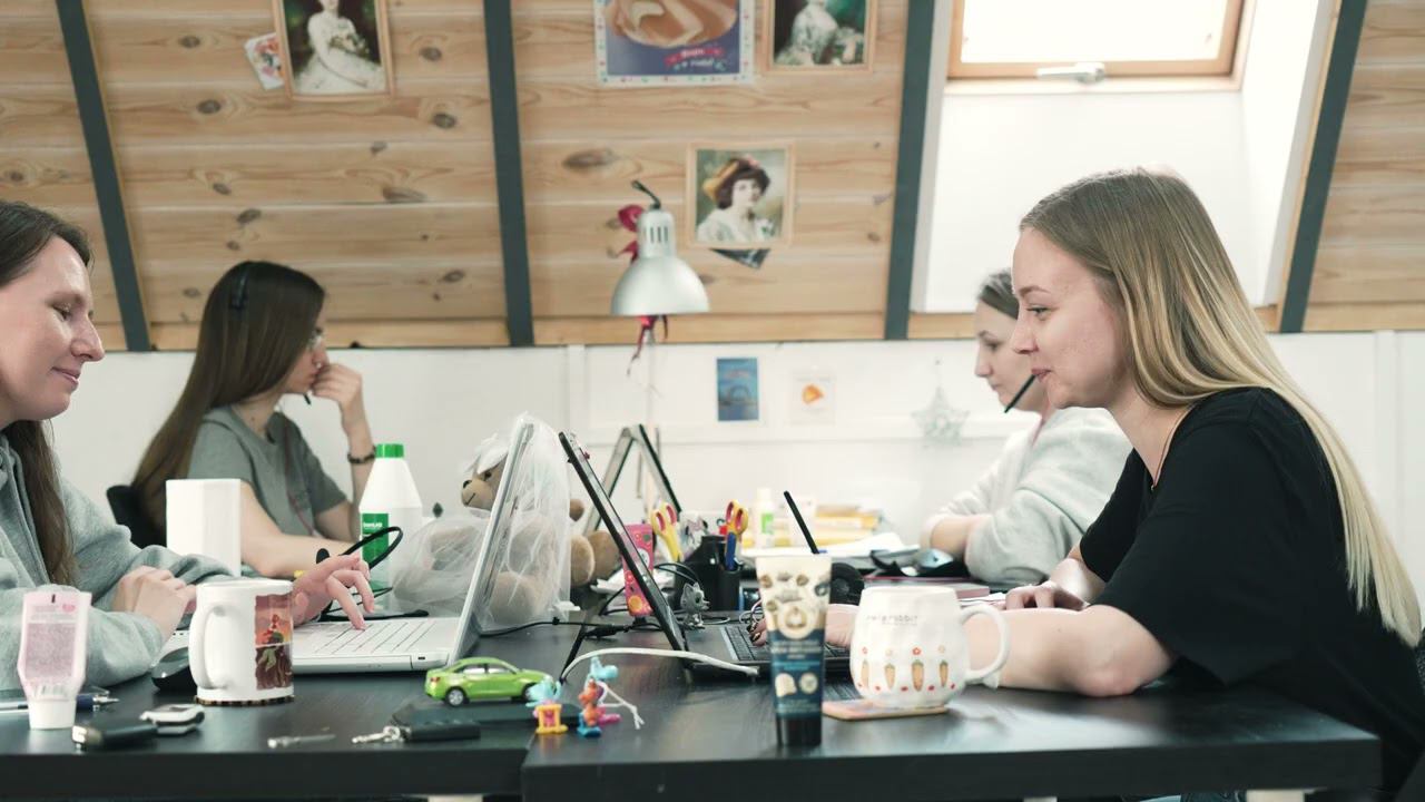 Офис Простых решений: терраса для работы в хорошую погоду, массажный кабинет и будущие коллеги