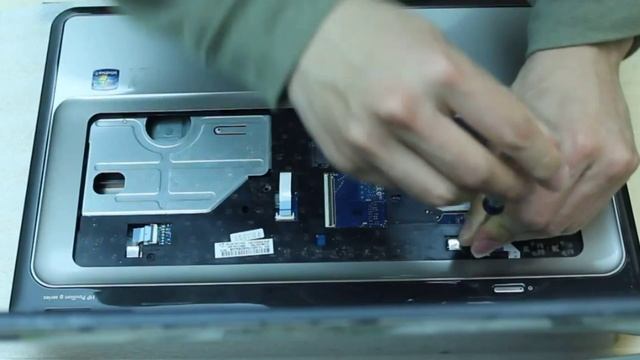 Как разобрать ноутбук и снять с него запчасти комплектующие вентилятор и так далее?