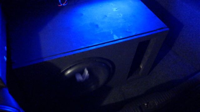 Первый Проект  VW Golf 4 - Прослушка Баса