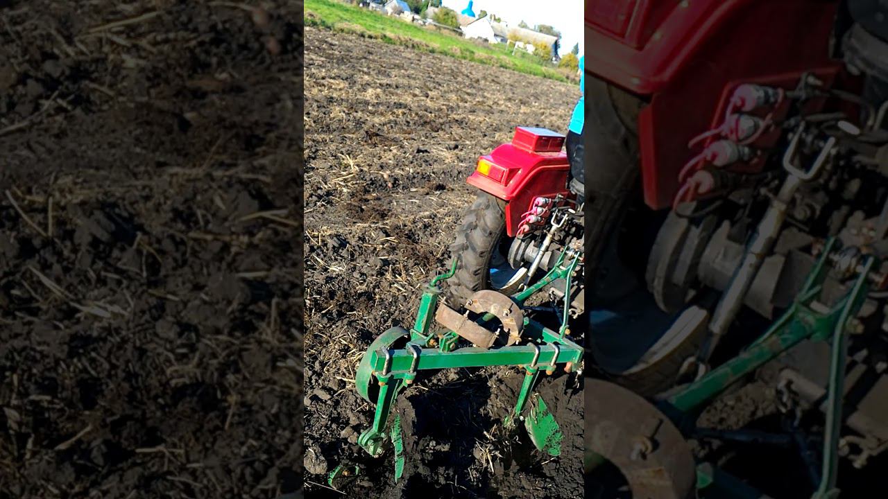 Xingtai XT-220 (Синтай 220) осенняя вспашка чернозёма.