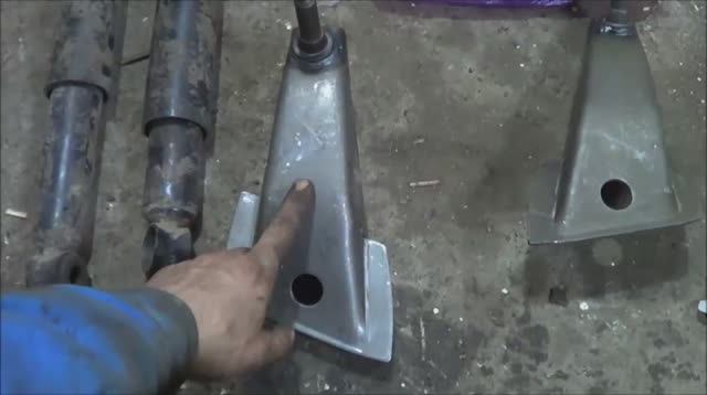 Уаз за 30 тысяч серия 39.Передние амортизаторы.