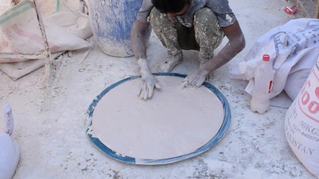 Создание красивой штукатурки парижского потолочного дизайна.mp4