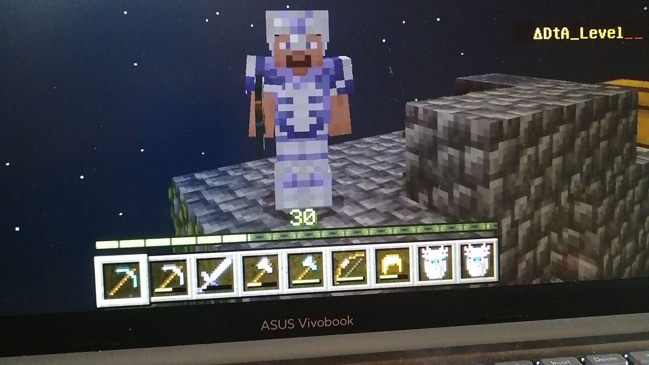 выживаю в майнкрафт мире часть 2