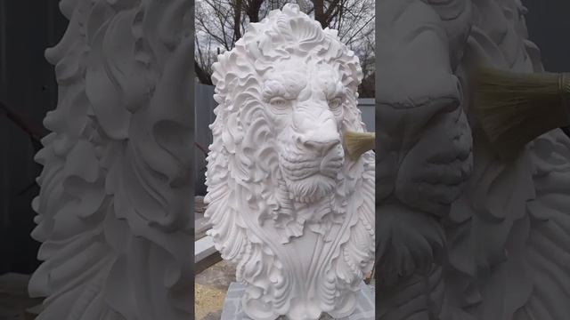 Скульптура льва из гипса. Шлифовка, зачистка, доработка.