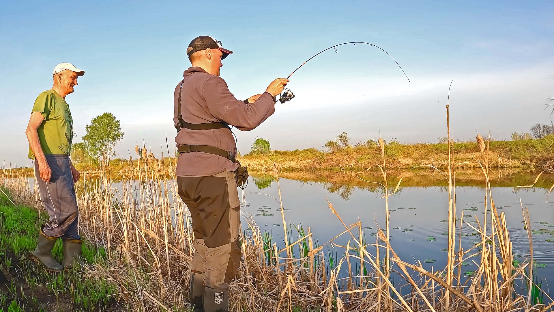 Решил прикормить Карася, чтобы ловить его на Спиннинг И ВОТ что из этого вышло! Рыбалка 2022 в мае