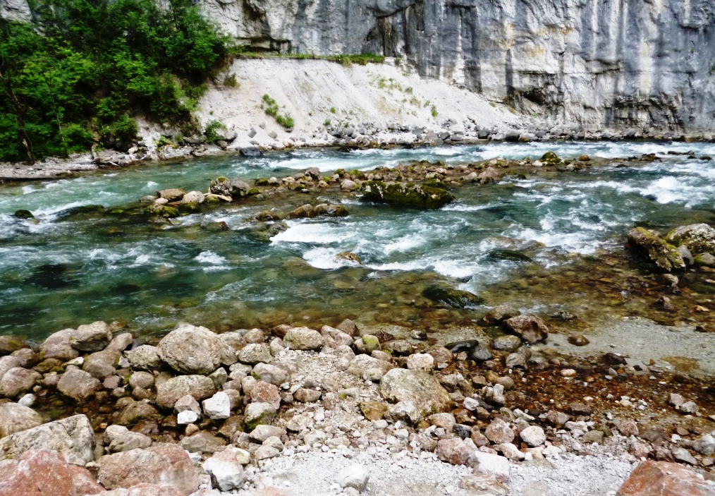 Юпшарский каньон и полноводная река Юпшара