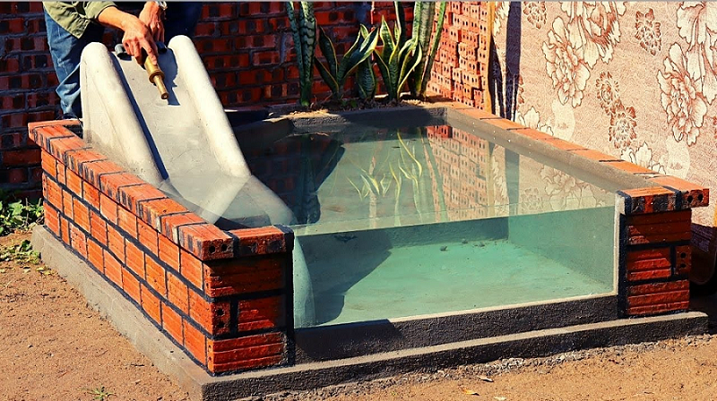 Семейный Аквапарк. Плавательный бассейн курорта. Водная горка для рыбного аквапарка!