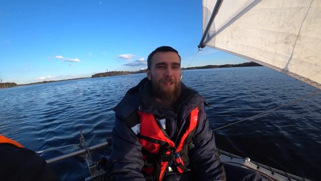 Катамаран первый заплыв. | Тревожный Павлик