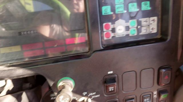 Пневмоколесный кран KATO KRM-13H